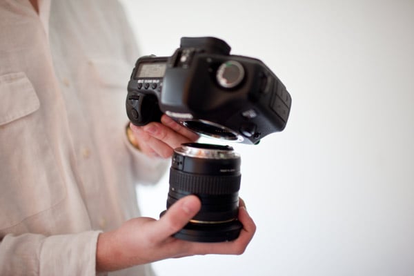Quick Tip: Avoiding Dust while Changing Lenses | Envato Tuts+