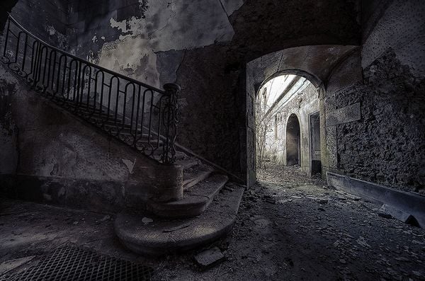 80 Impressive Examples Of Urban Decay Photography | Envato Tuts+
