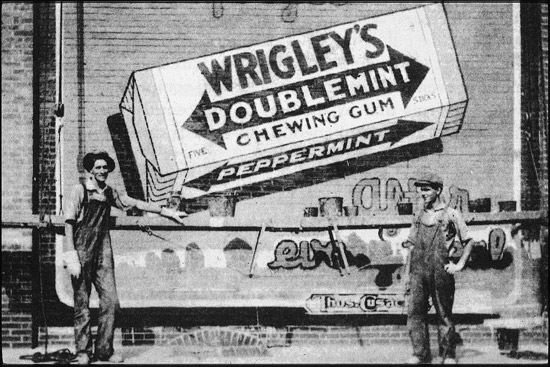 Satisfy Your Sweet Tooth With These Delicious Vintage Advertisements ...